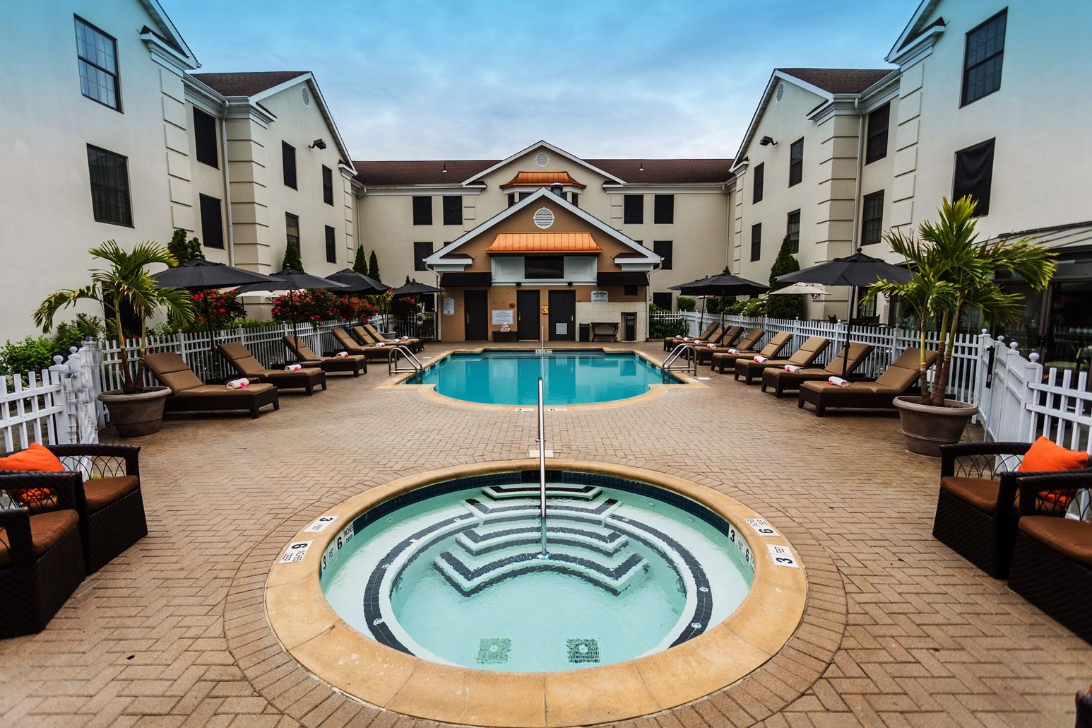 The Courtyard | The Inn at Fox Hollow